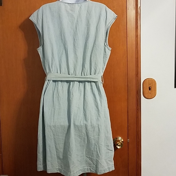 Universal Thread | Dresses | Nwt Universal Thread X Vneck Light Denim ...